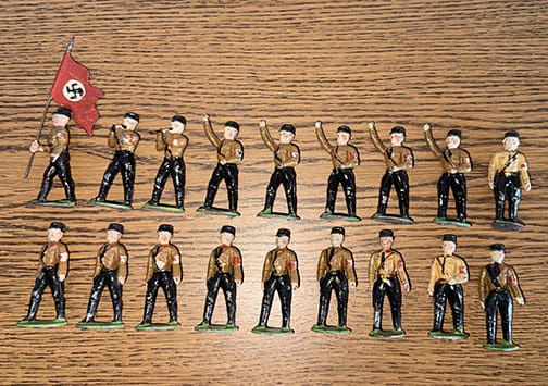 18 RARE ORIGINAL PRE-1945 HAND PAINTED LEAD SS TOY SOLDIERS | OD43